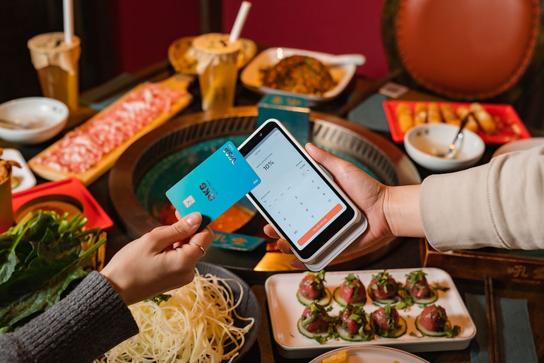 25 Proven Tips for Waiters to Earn More Tips & Enhance Guest Satisfaction